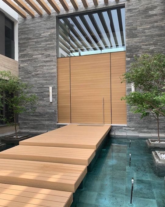 UH02 – Decking – Red Cedar